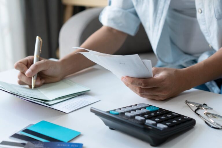 Reimbursement Adalah: Cara Pengajuan, Hal yang Ditanggung & Jenisnya ...